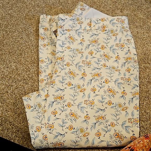 LOFT | Jeans | Loft Plus Floral Jeans | Poshmark